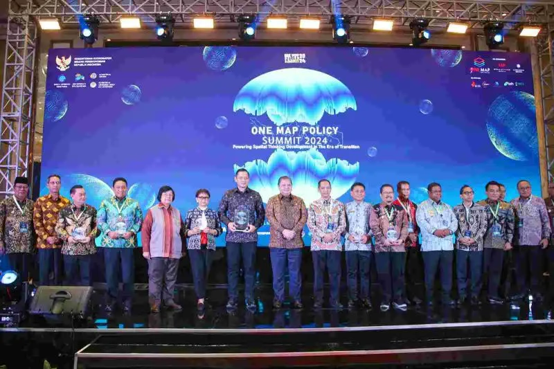 Peroleh Penghargaan One Map Policy Summit 2024 – JAKARTAPEDIA
